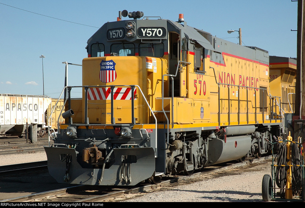 UPY 570, EMD GP15-1, ex MP 1570, fresh repaint at the UPRR's North Yard